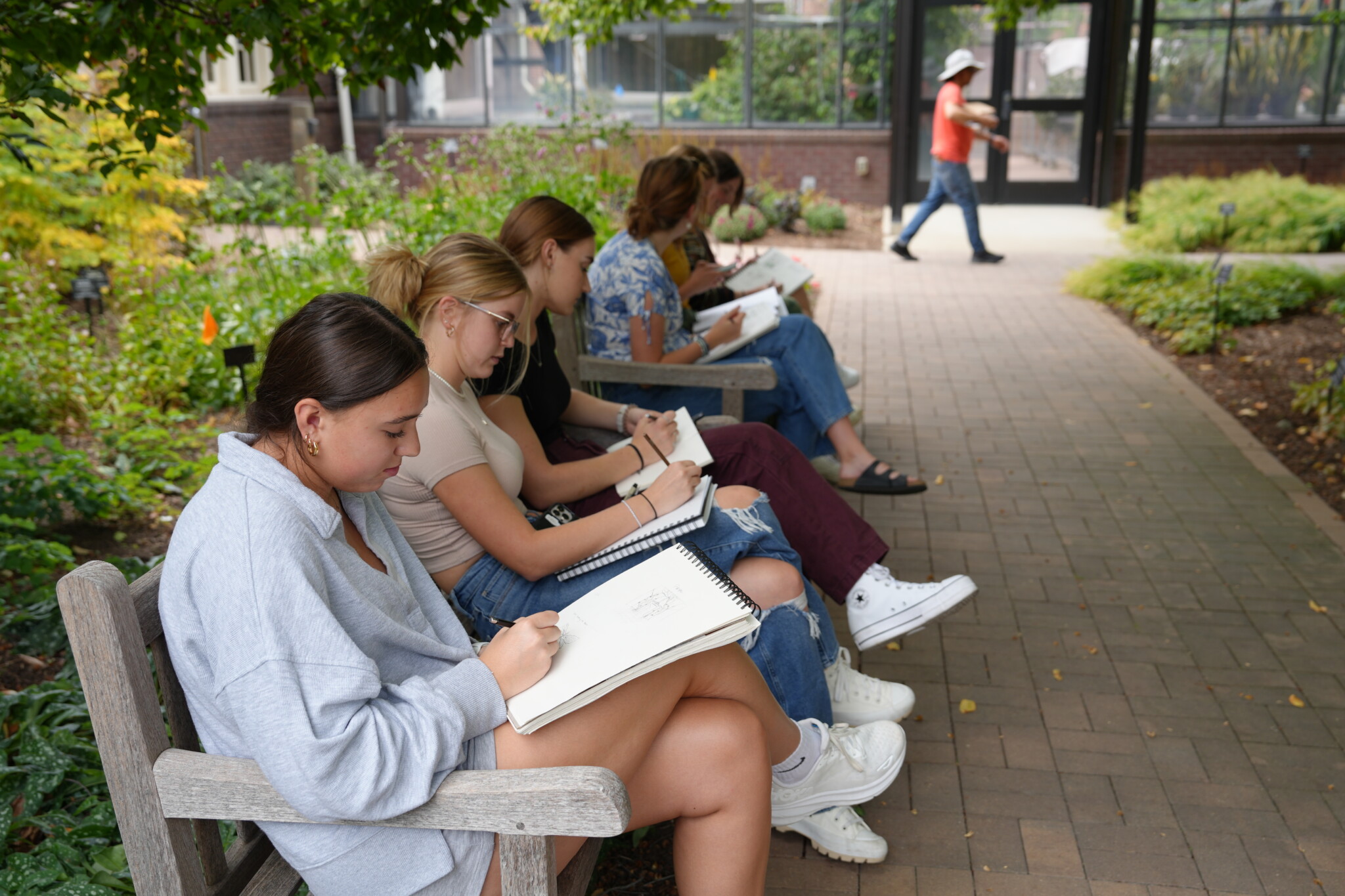 Chip Sullivan and Elizabeth Boults Lead Sketch Tour with LA Students ...