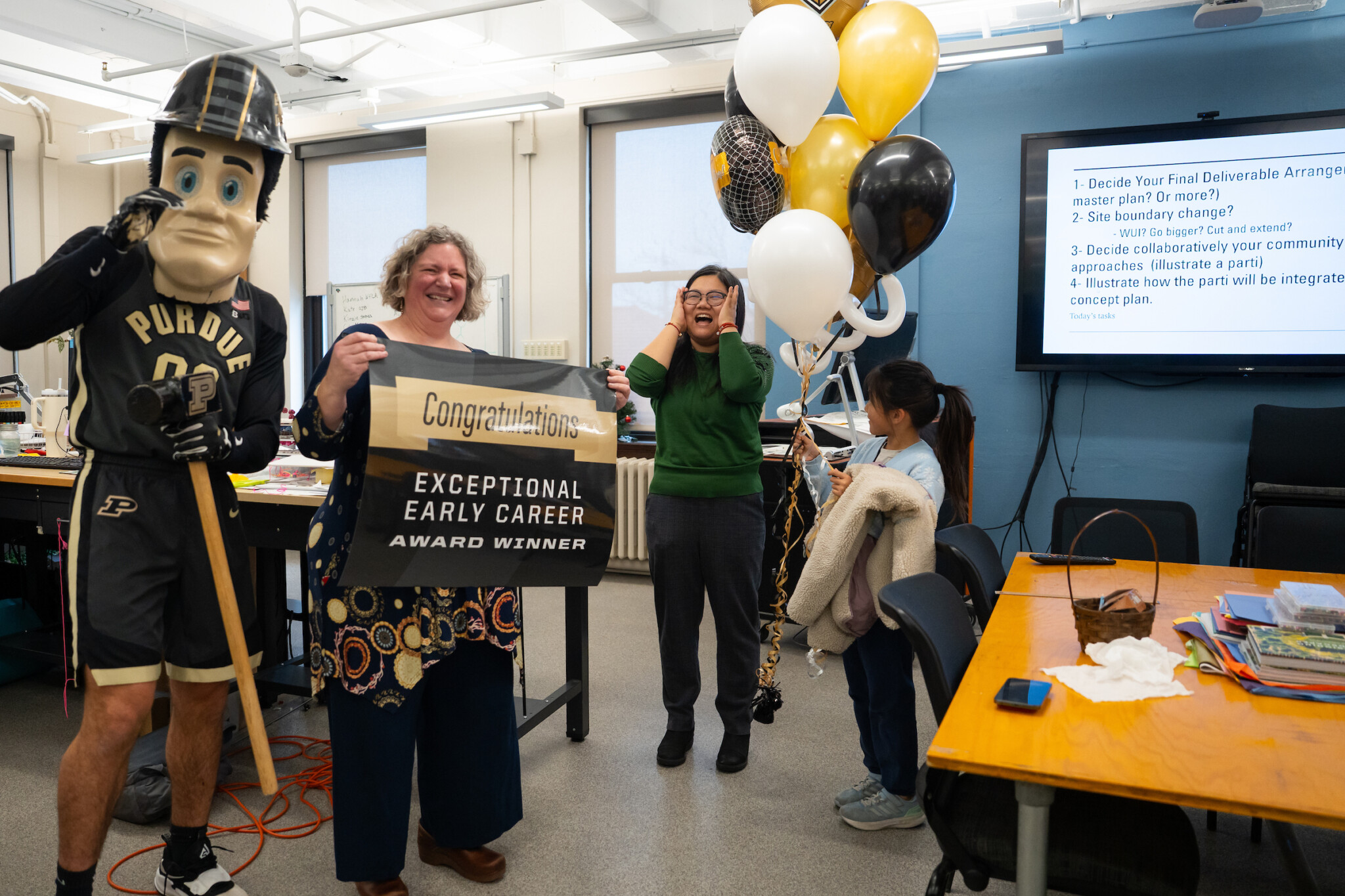 Dr. Yiwei Huang Murphy Award | Purdue University HLA Happenings