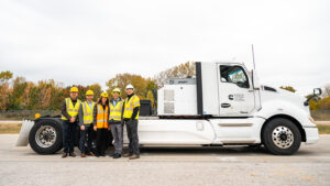 First highway segment in U.S. wirelessly charges electric heavy-duty ...