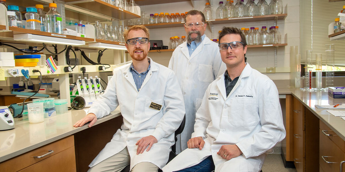 Pharmacy researchers focus on non-addictive class of compounds