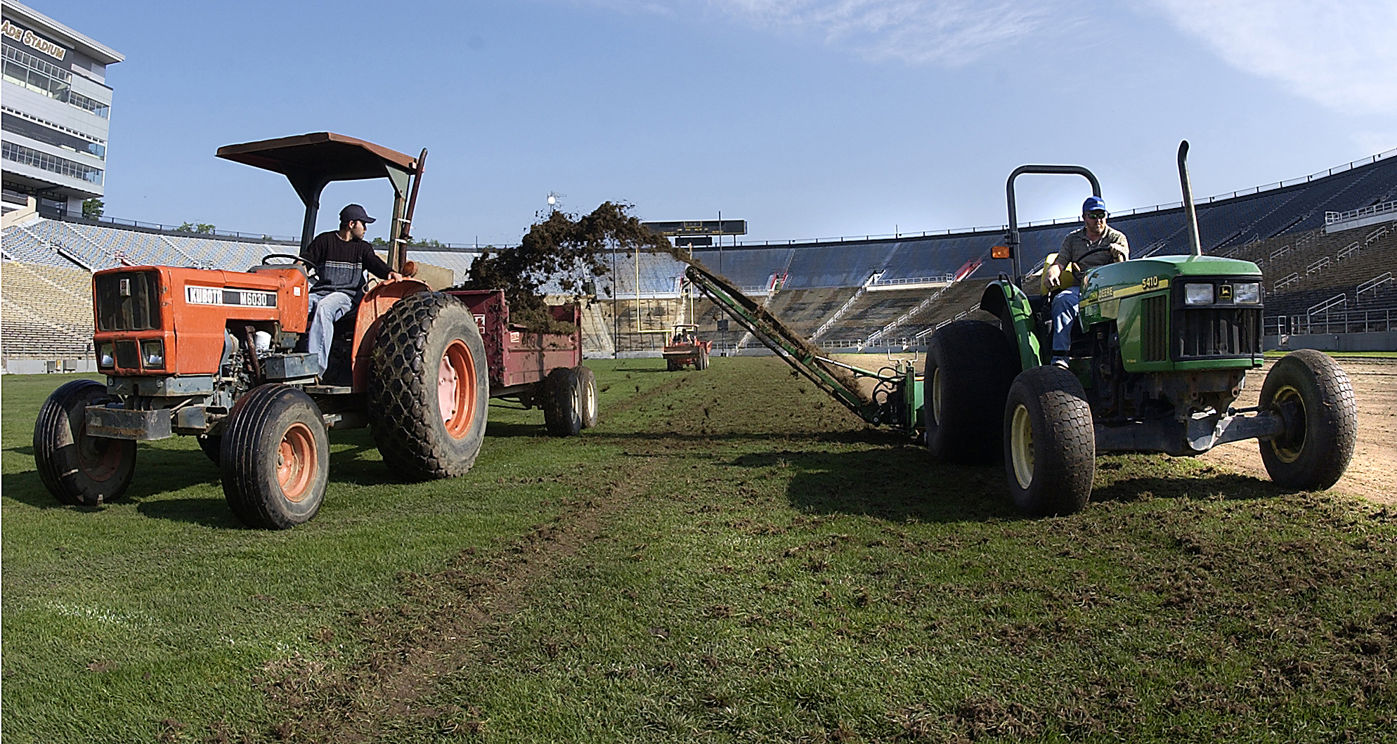 Timing and research result in new surface for Purdue football field