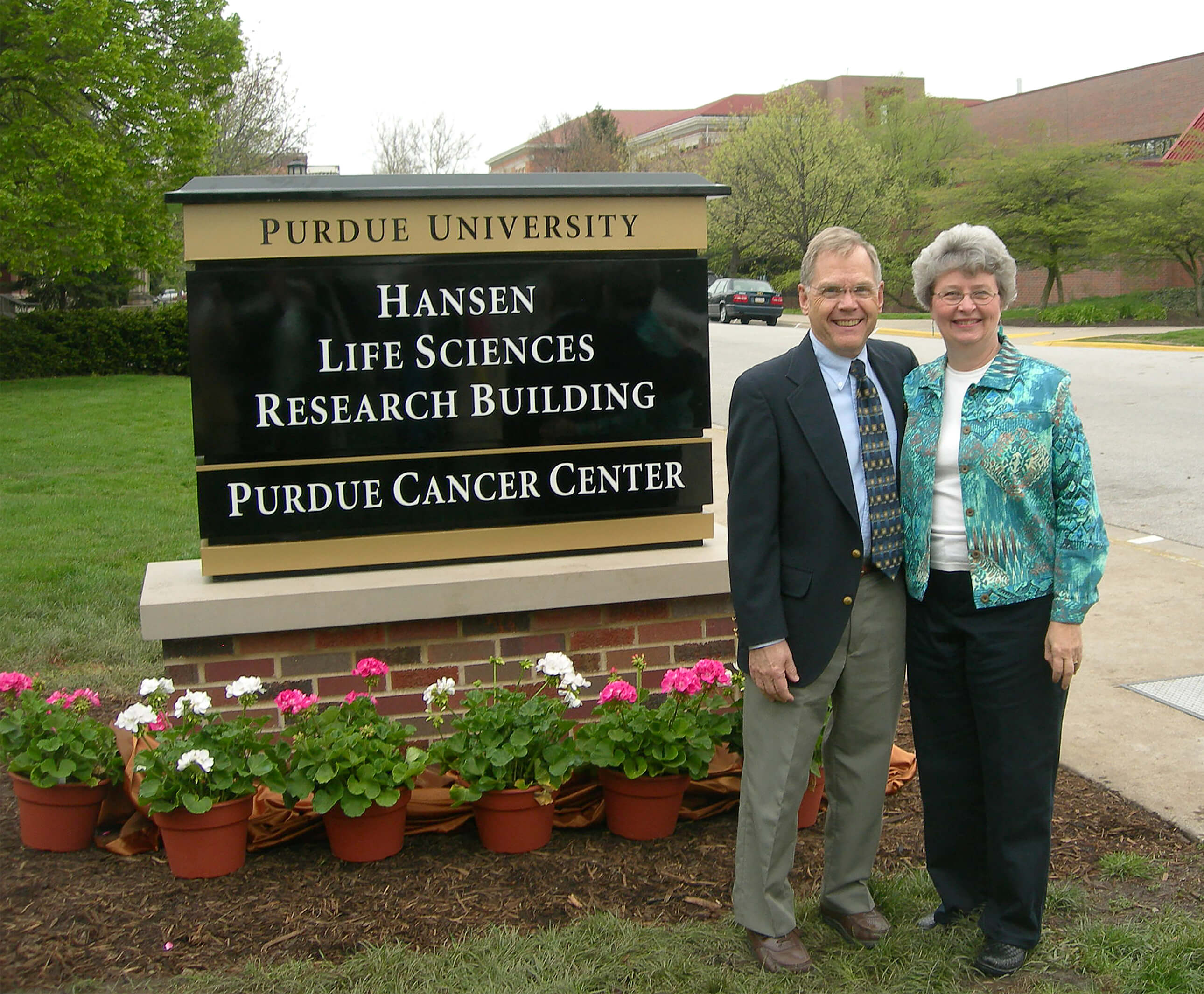 Retiring Purdue professor gives nearly $1 million to support students ...