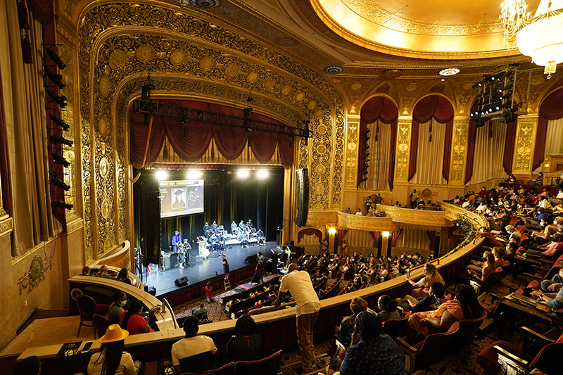 More Than 1 500 Purdue University Global Graduates Told That They Will